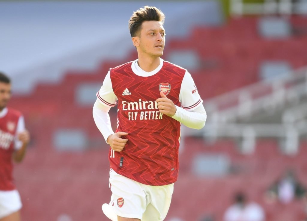 Arsenal director speaks out on transfers and Ozil's playing time ...
